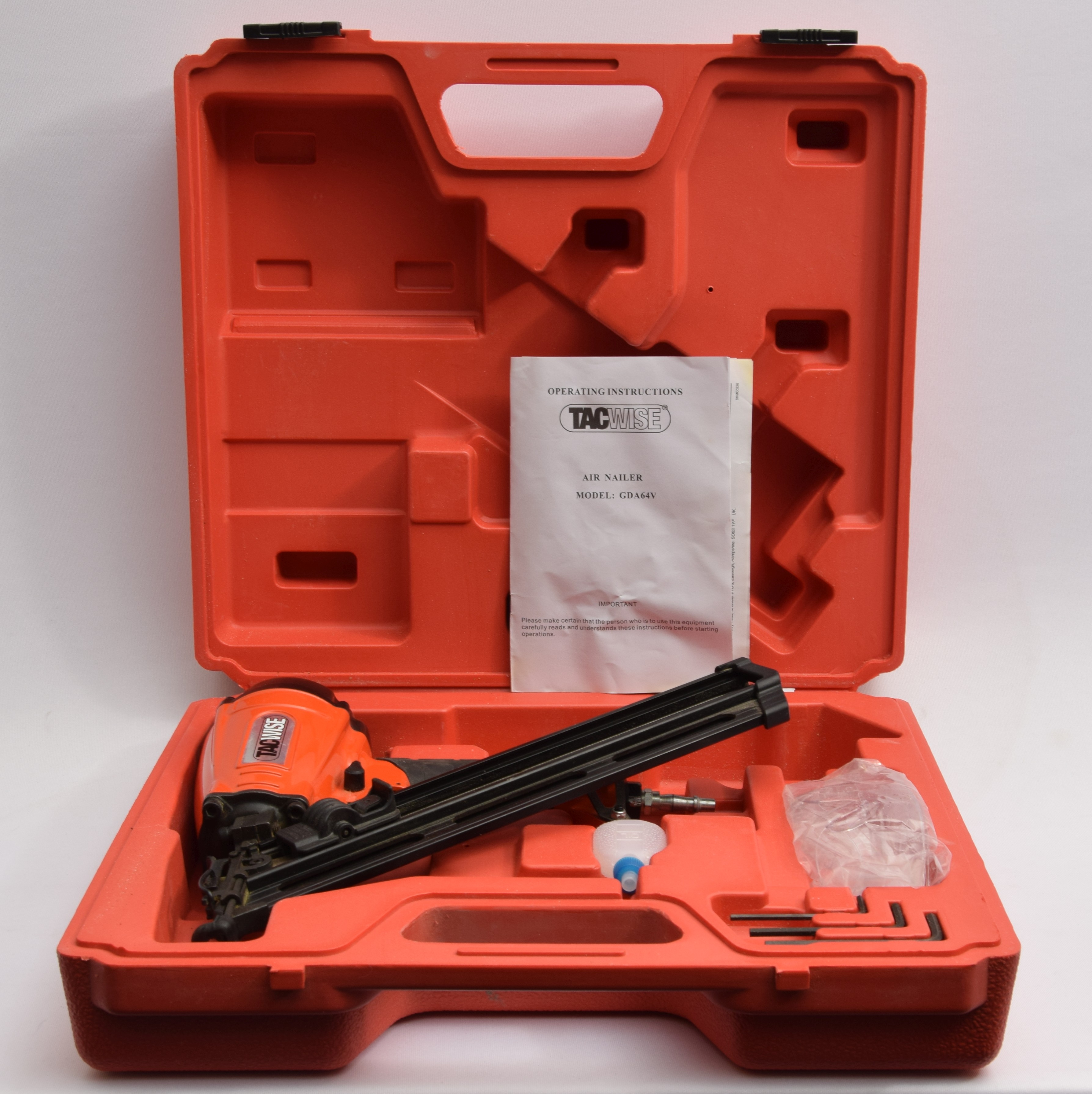 Pre-owned Tacwise GDA64V Air Angled Finish Nail Gun, For 15g/32-64 mm ...